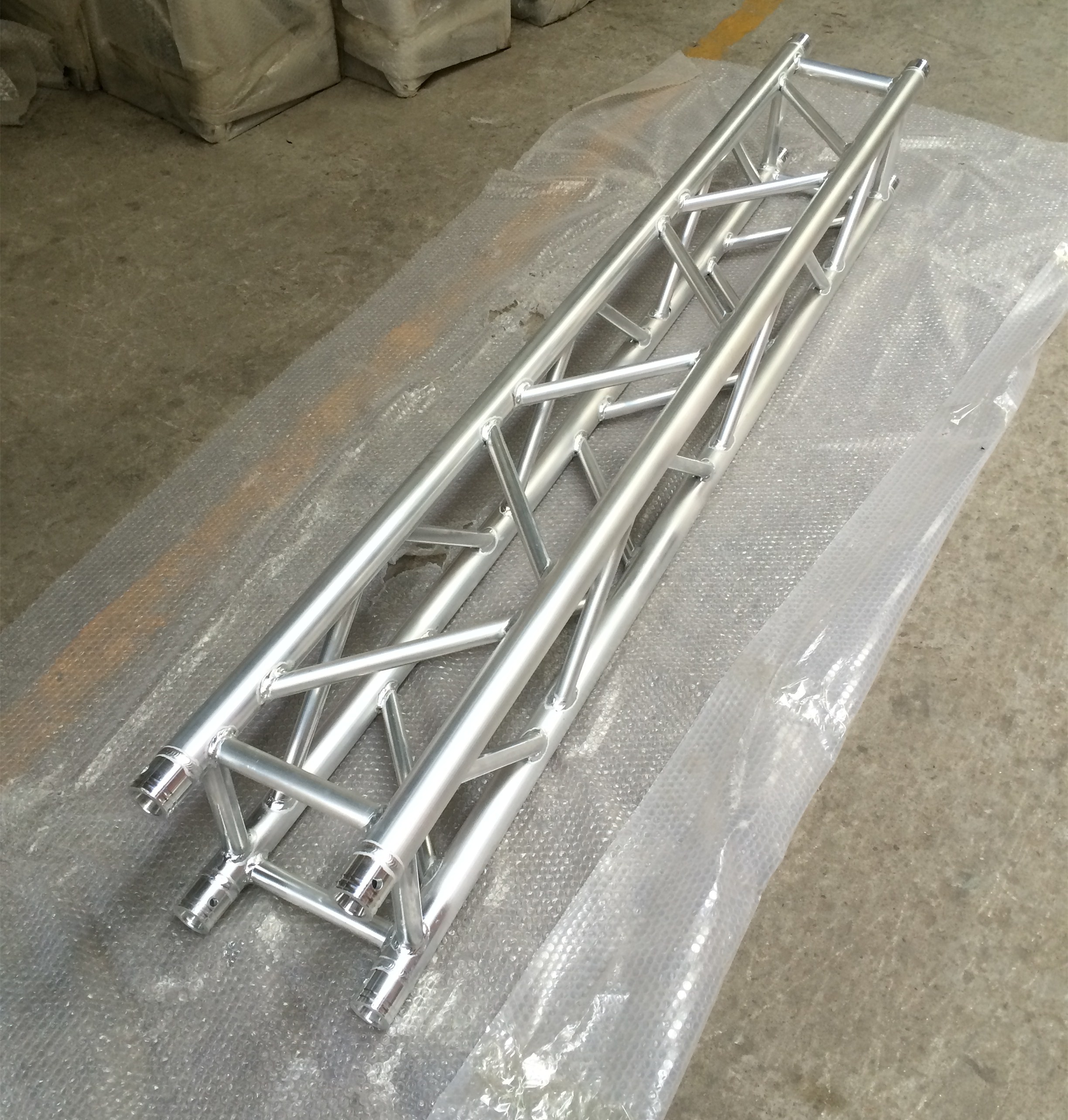 2 Meter 4 Sides Brace Tube 290 * 290mm Spigot Aluminum Stage Truss For ...