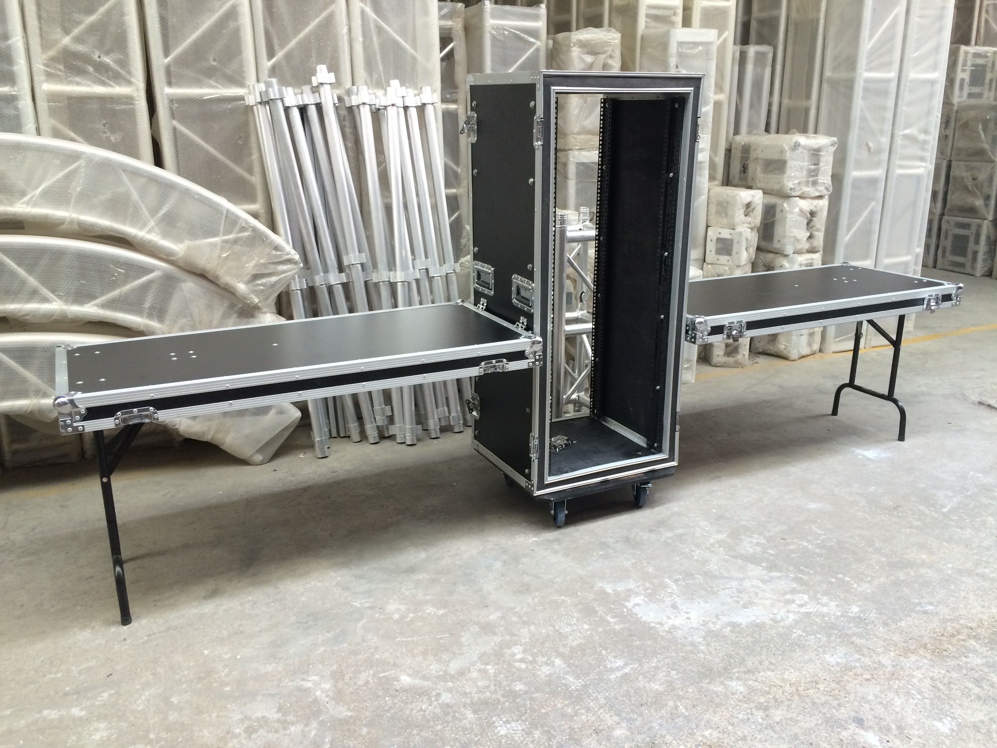 Colorful 18U Standard Rack Flight Case With 2 Pcs Of Stand And Top Table