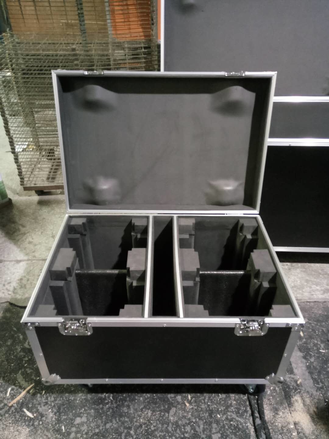 Full Black Color 9mm Thinkness Plywood Customized Aluminum Tool Cases ...